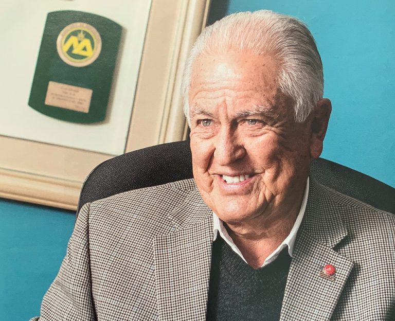 El hombre que hizo fértil el desierto en Perú - Vision Magazine ...